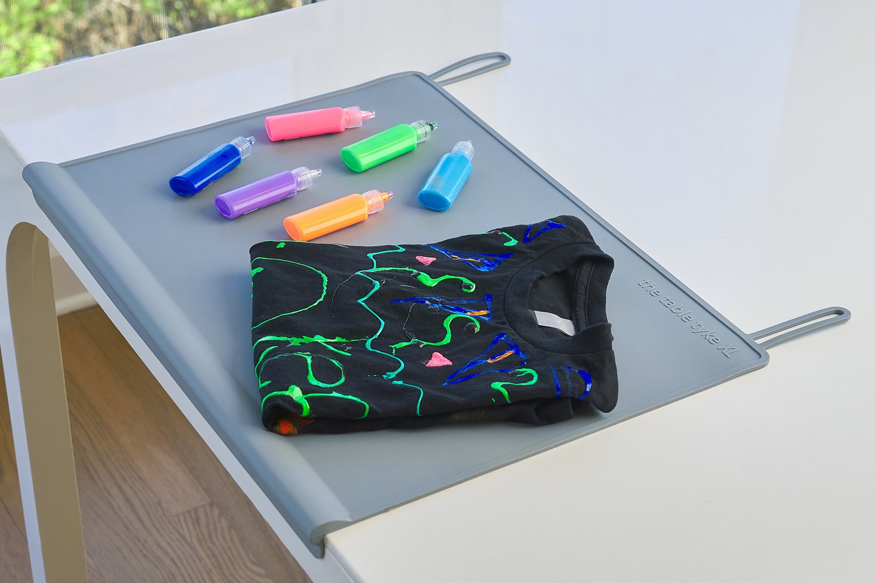 The Table Tyke | The Only Placemat with a Table Edge Bumper